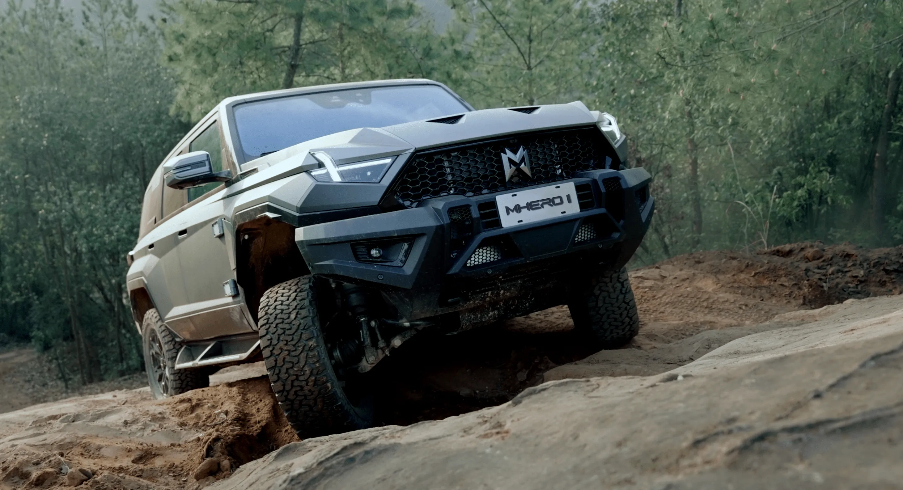 MHERO | NEVER BACK DOWN | Premium SUV Switzerland