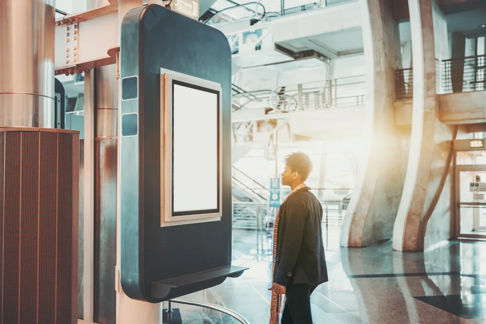 7 Reasons to Integrate Office Digital Signage for a Dynamic Workspace