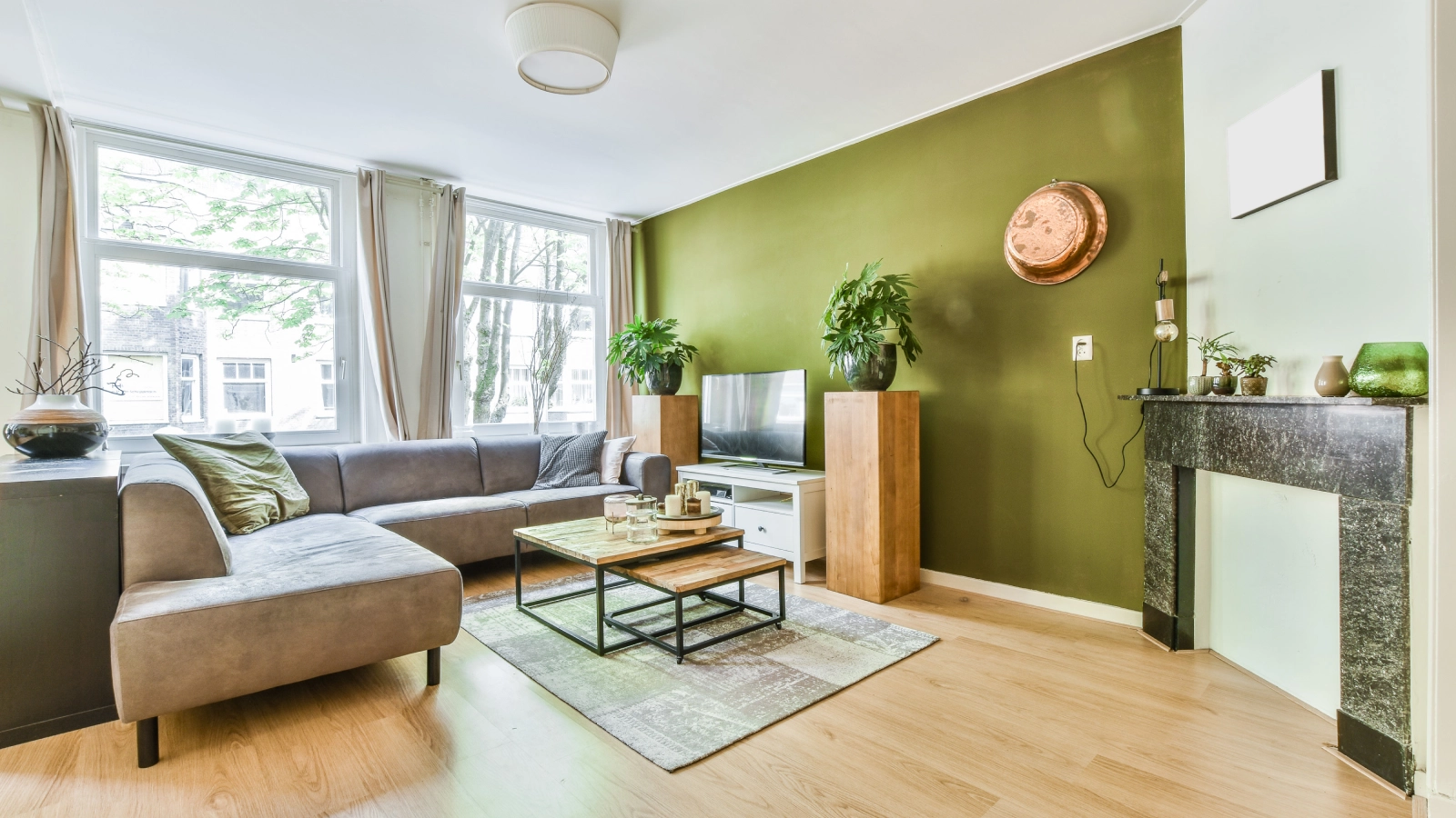 Redesign Furnished Rooms: Visualize Effortlessly with REimagineHome