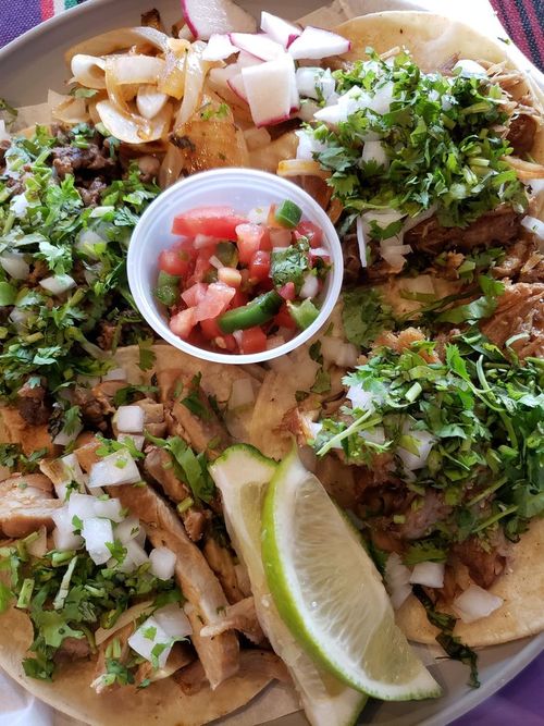 Los Tres Compadres | Authentic Mexican Cuisine & Fresh Dishes