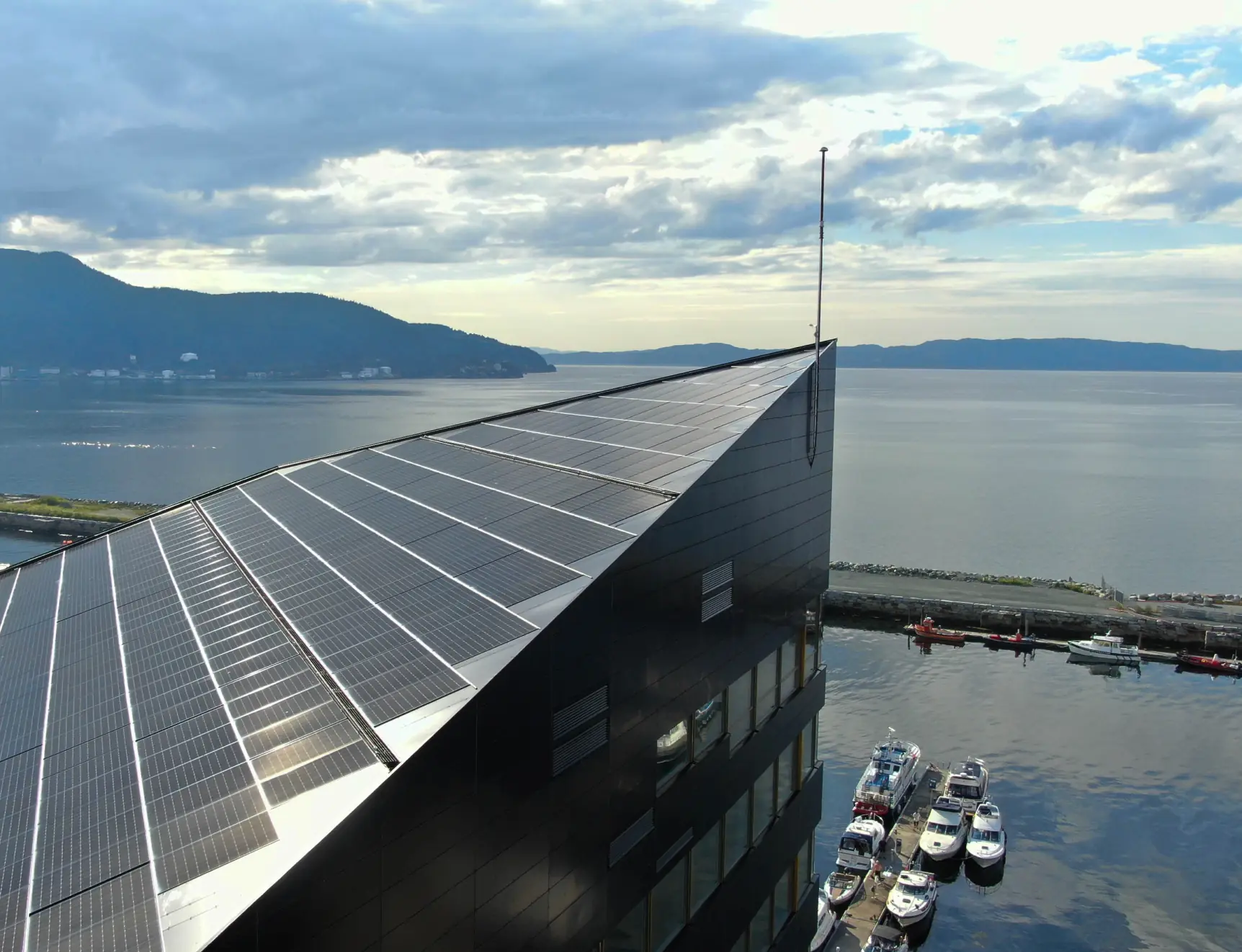 Solcellespesialisten | Solceller til næringsbygg