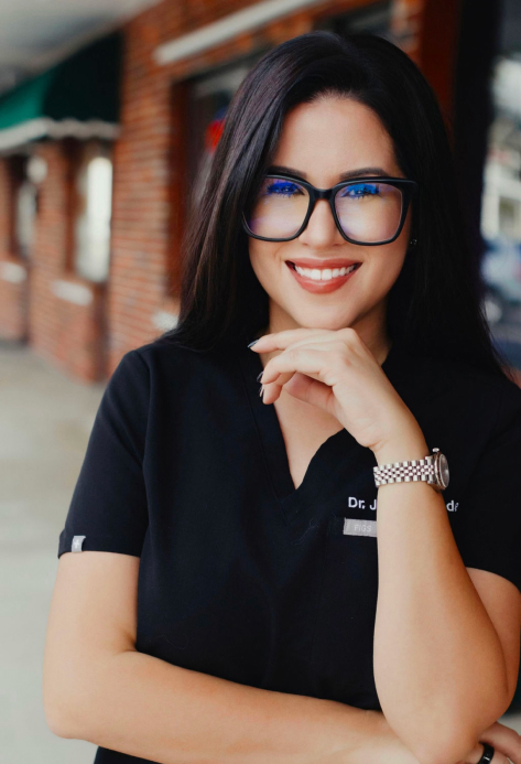 Cosmetic & Restorative Dentist in Miami | 10 Dental Design Studio