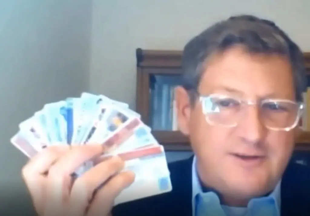 WLS-TV Chicago’s Jason Knowles investigates identity theft and fraud ...