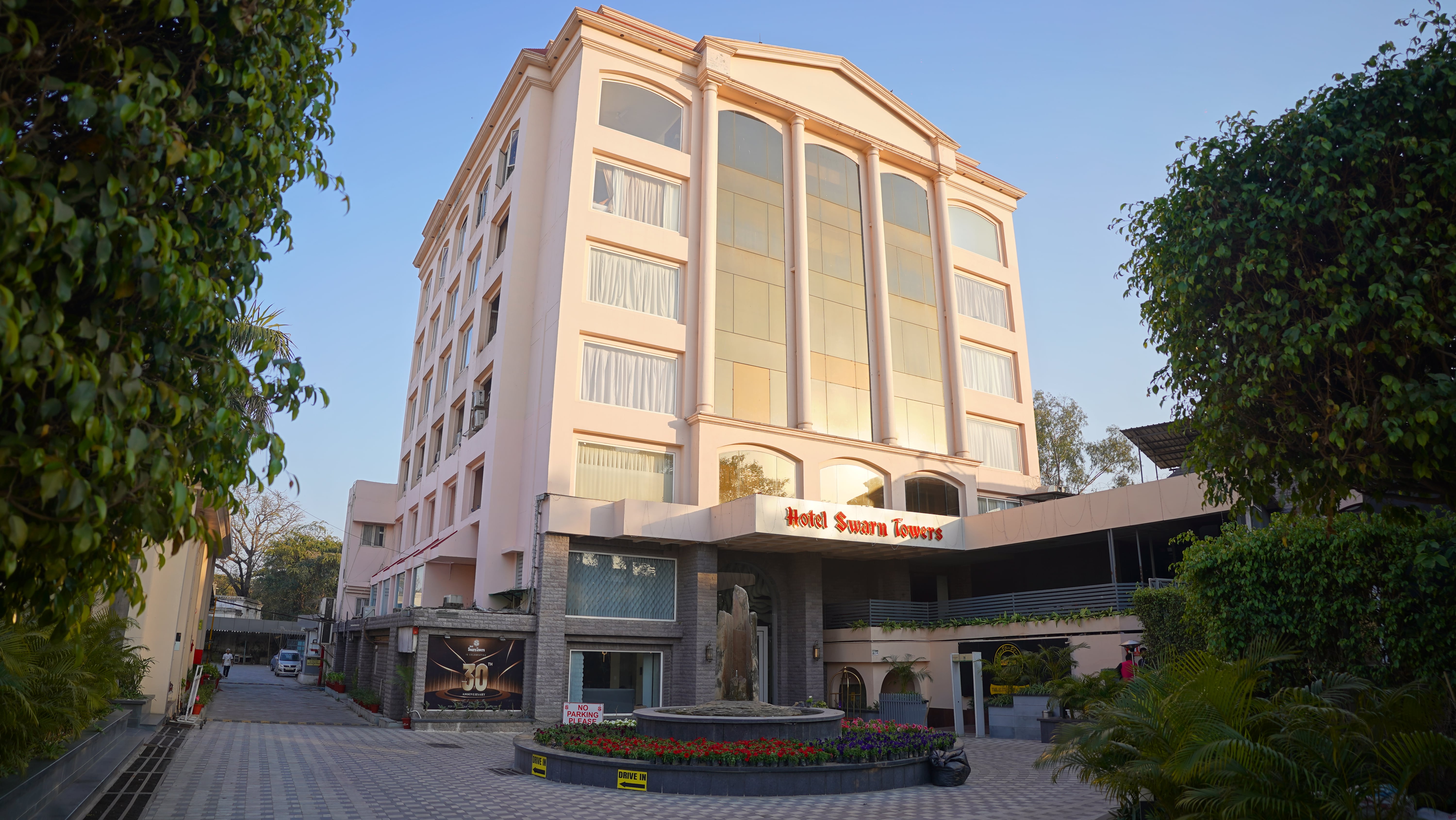 Luxury Hotel & Banquet Halls in Bareilly | Hotel Swarn Towers