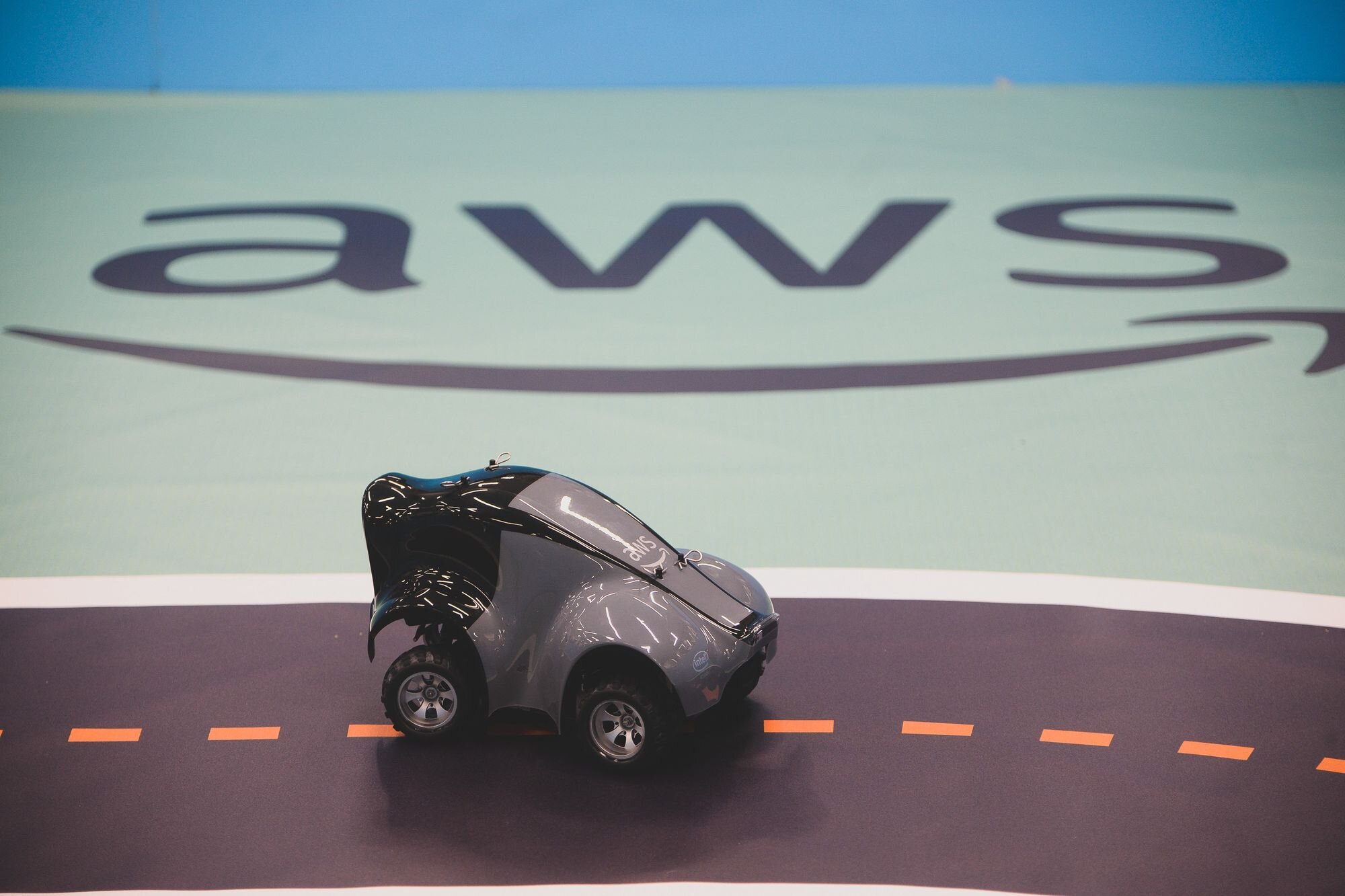 Deepracer re:Invent 2019 | WhiteBox Blog