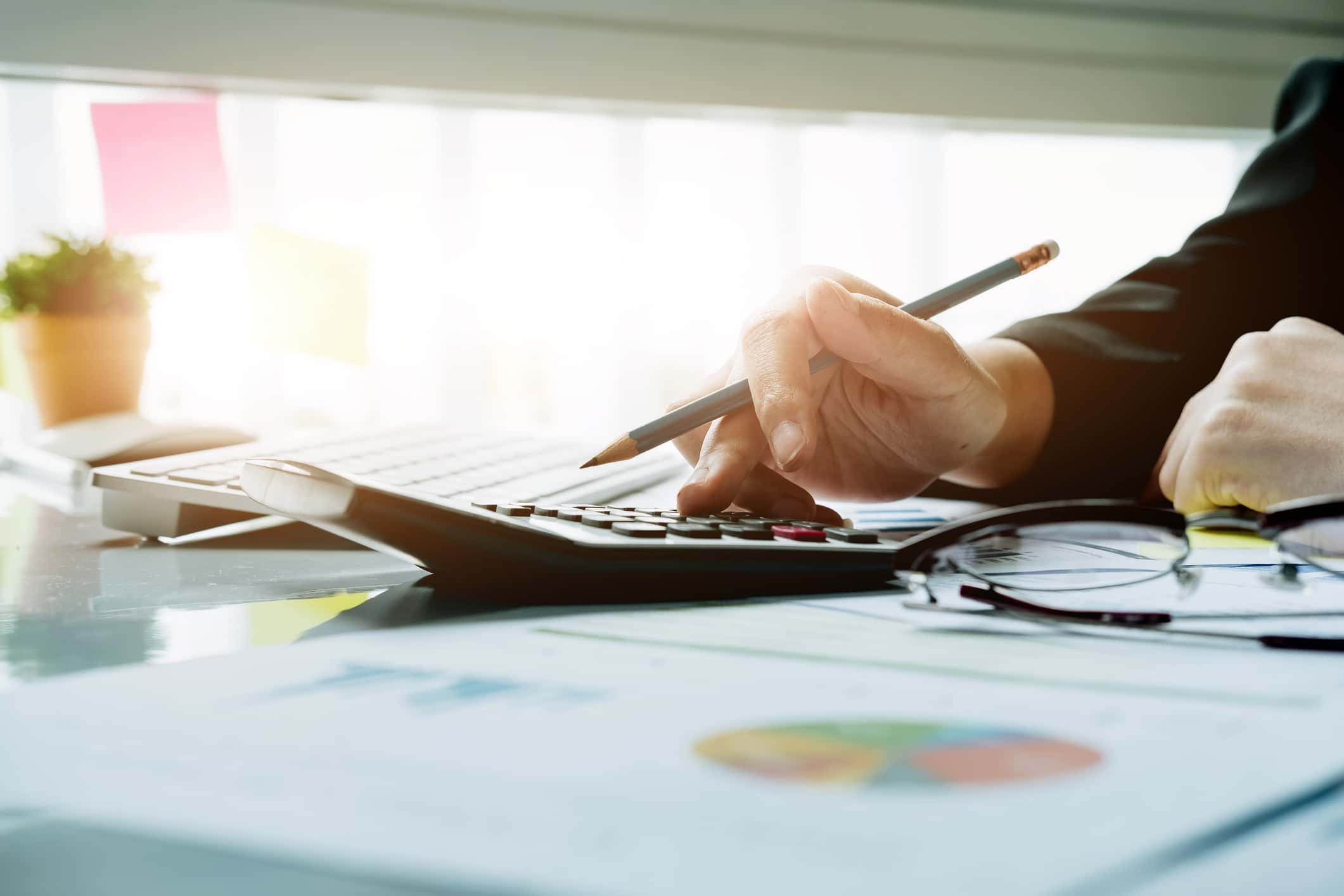 9 steps to sell online courses like a pro: the complete guide