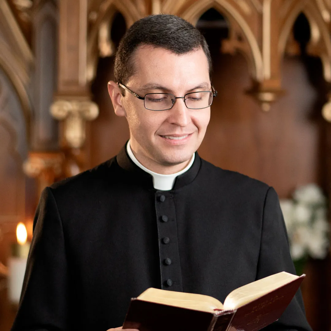Sobre Padre Alex Nogueira - Biografia e Missão Espiritual