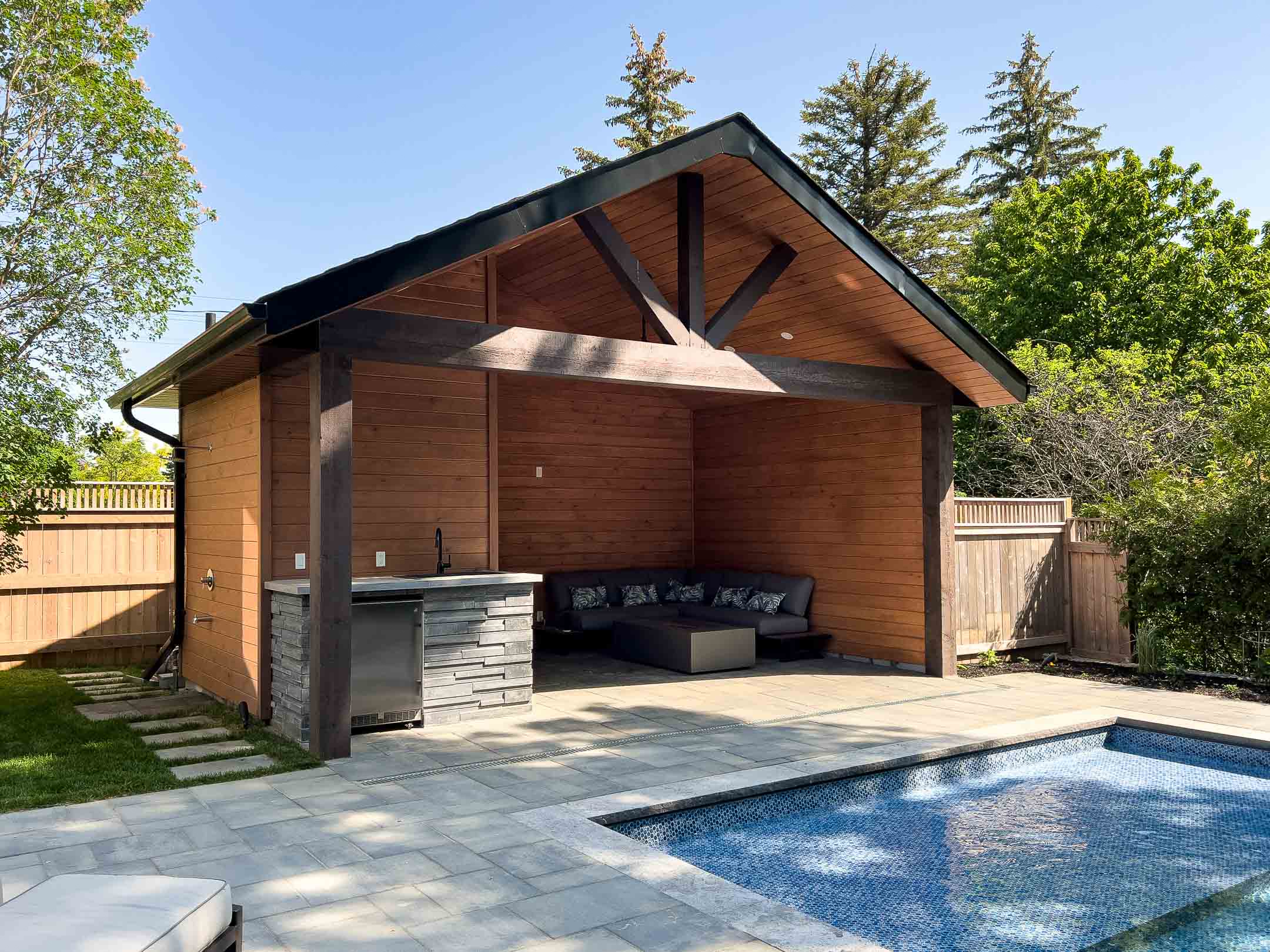 Elevate Your Outdoor Space with KingsRidge Landscaping & Pools