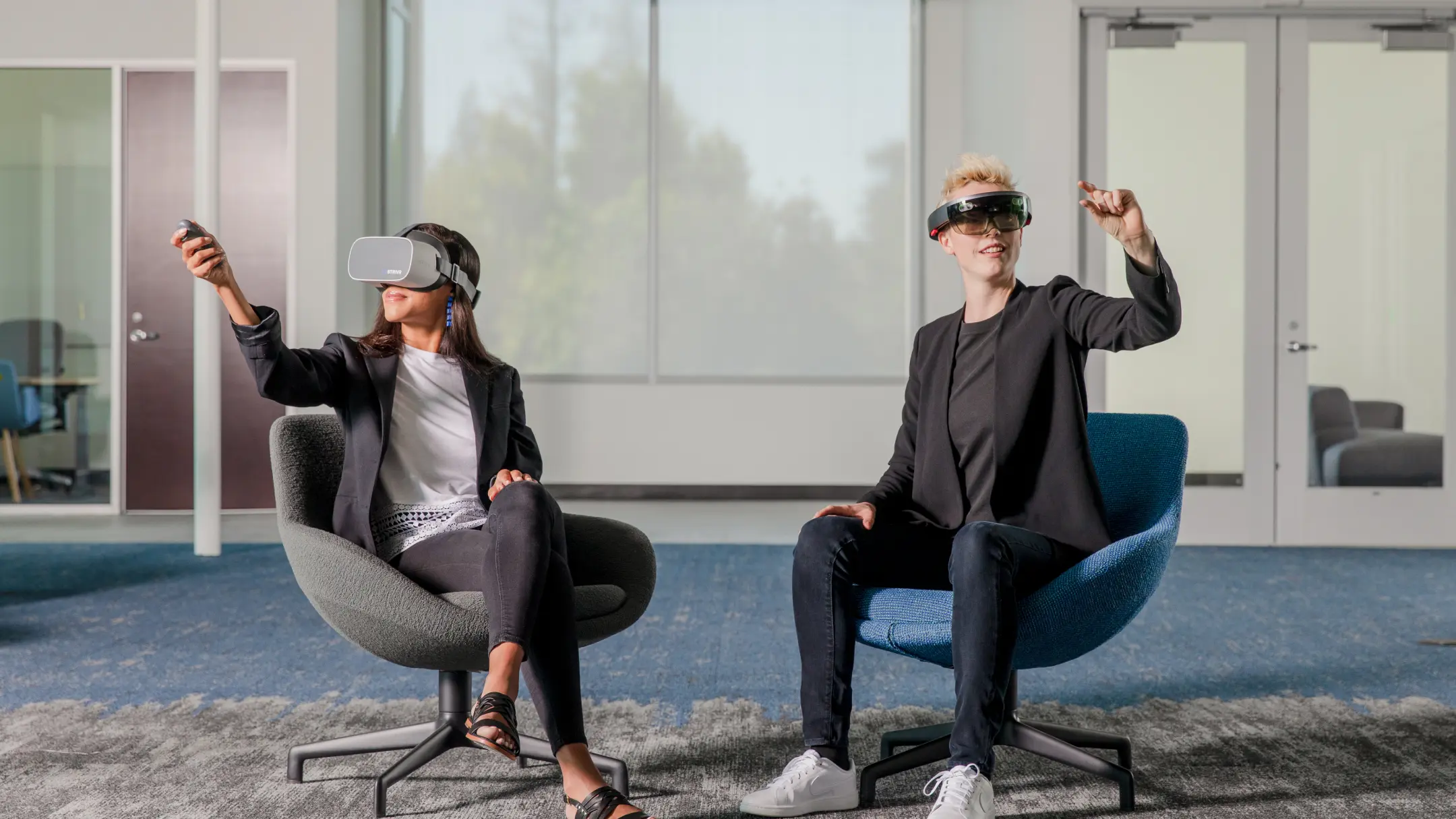 What is virtual reality? VR usage examples | Striver Blog