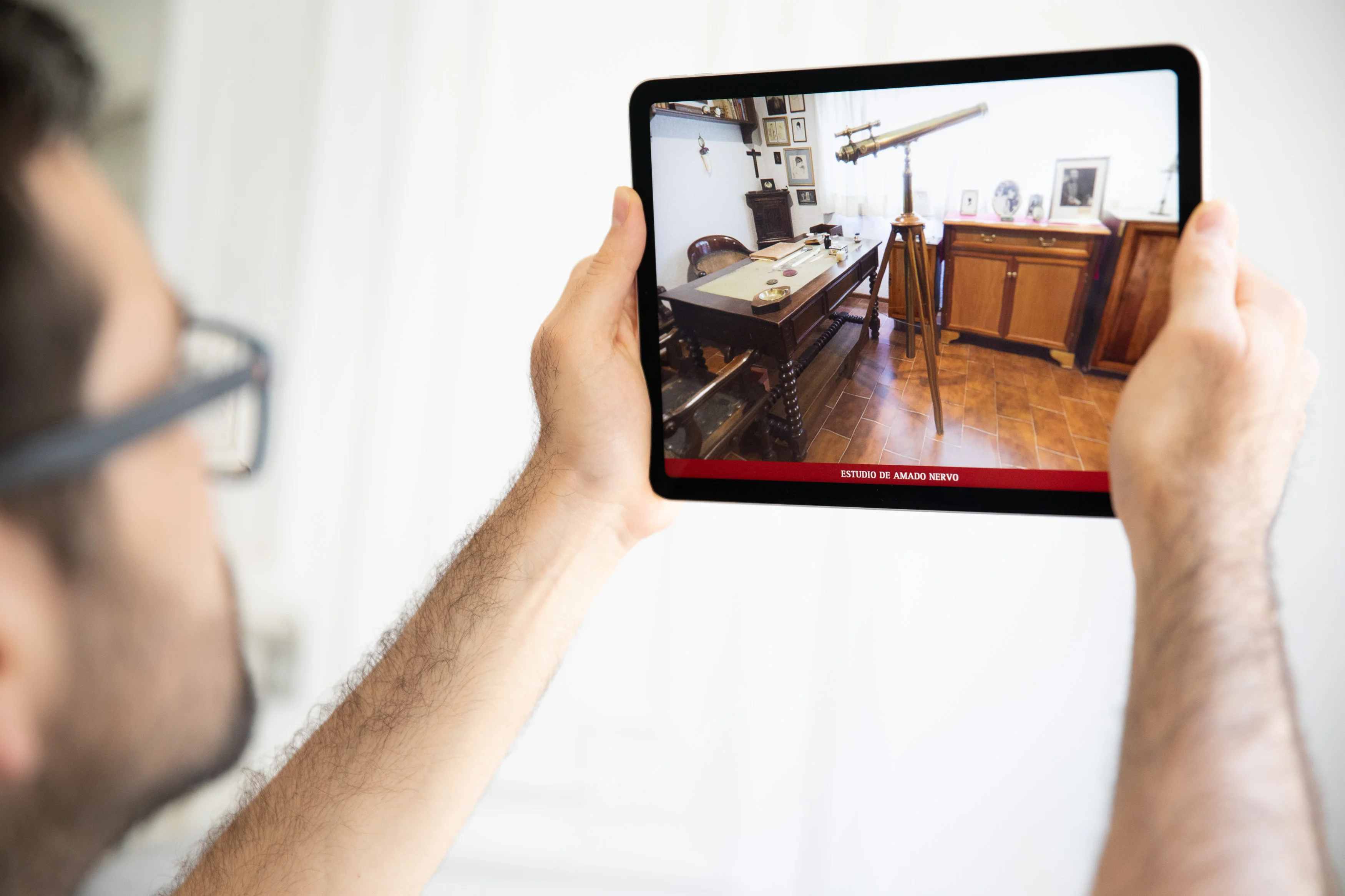 Manuvo | Amado Nervo: El Fantasma Soy Yo