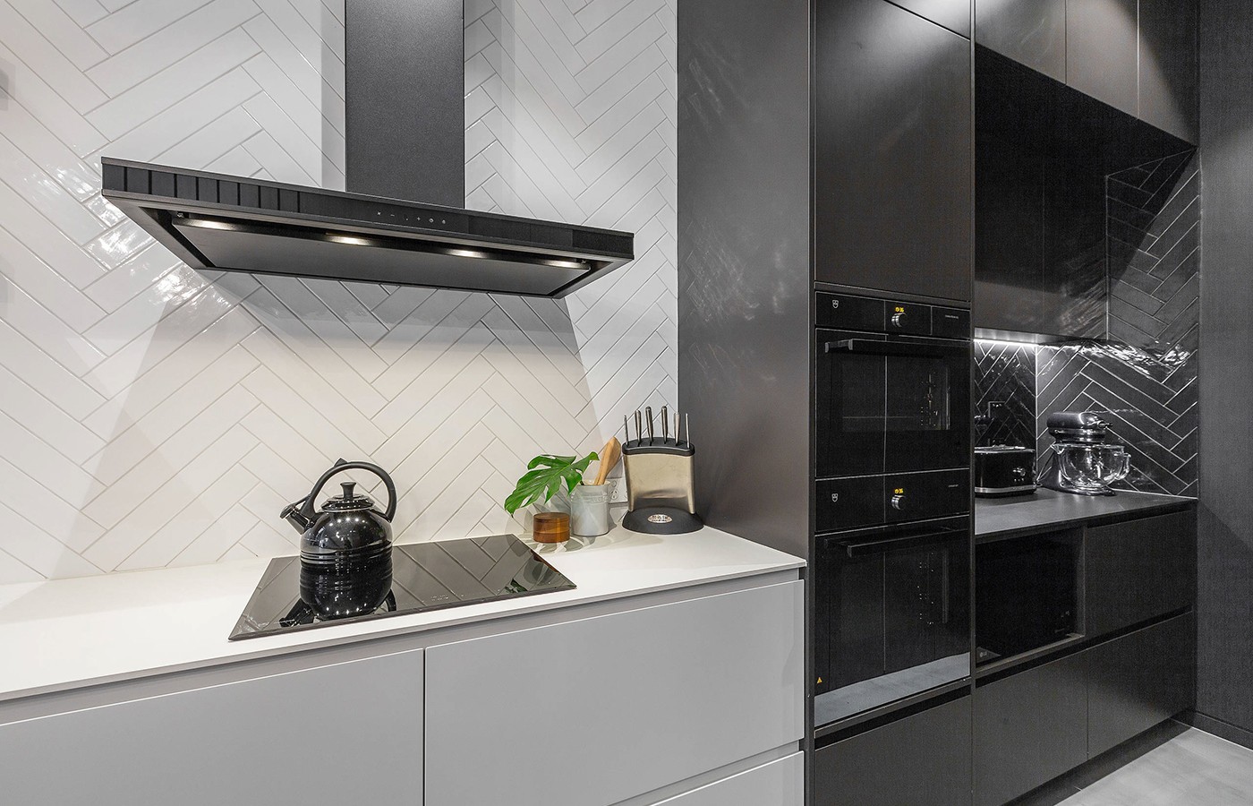 Rise of Black Rangehoods in Modern Kitchens